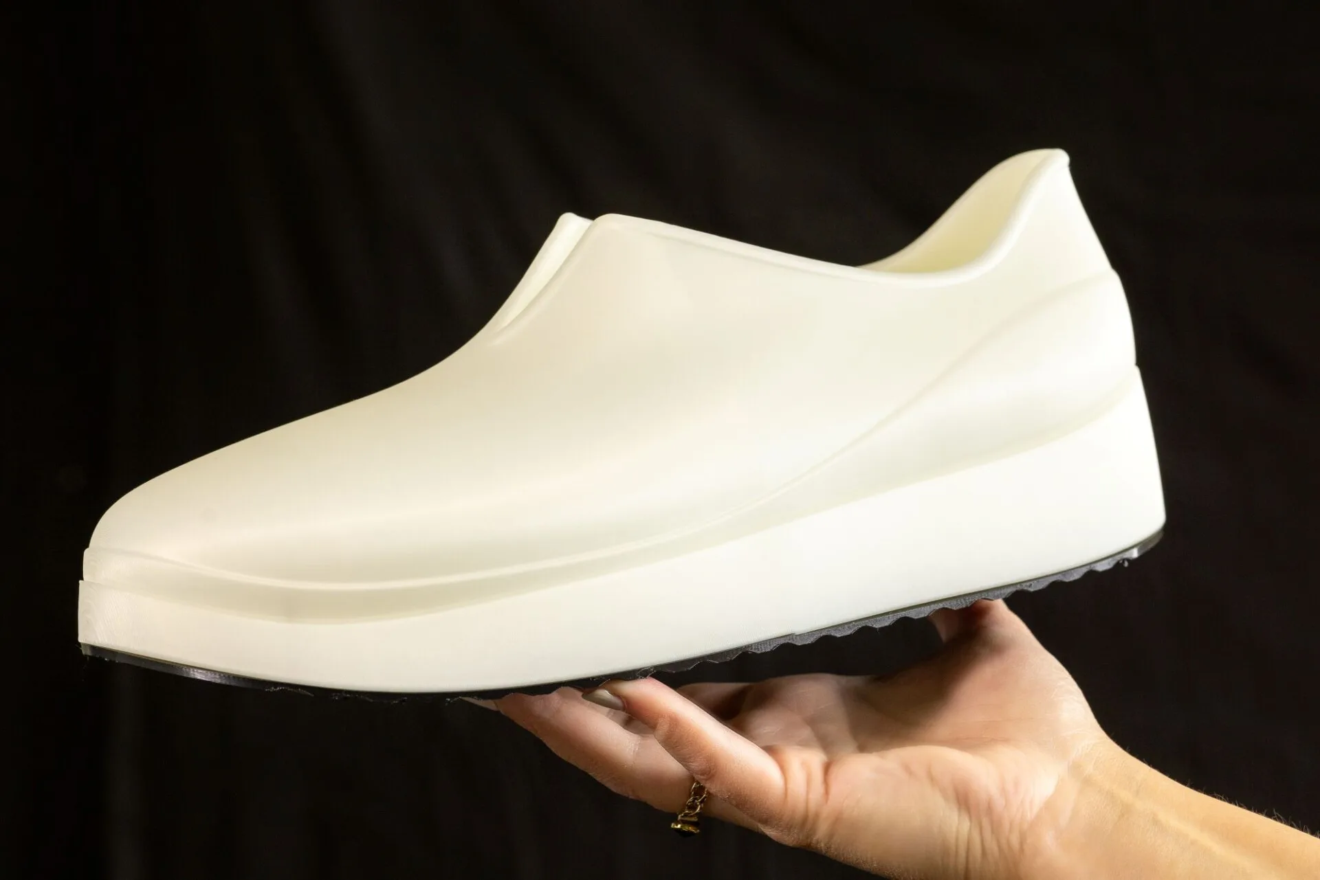 Stylish Orthopedic Shoes Innovation with PIM Technology